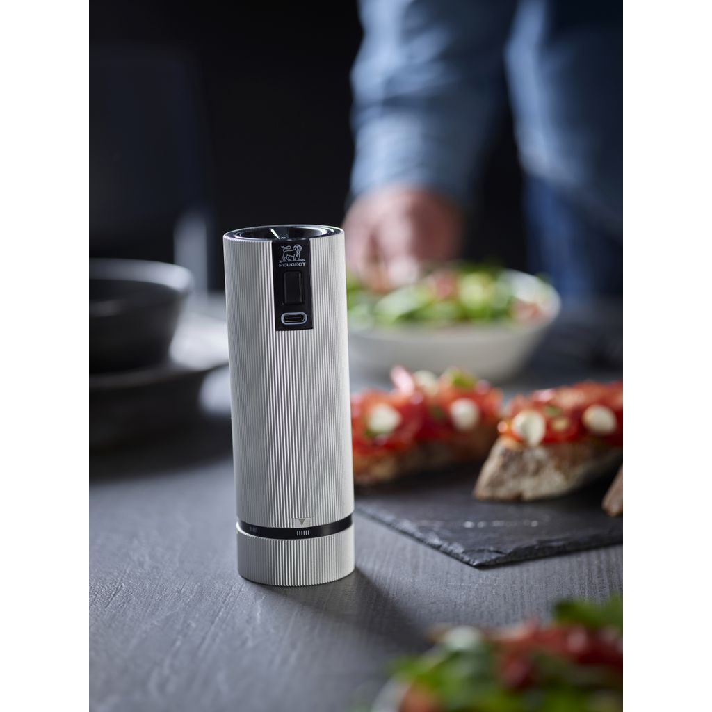 Moulin à sel électrique Line aluminium Peugeot - Culinarion