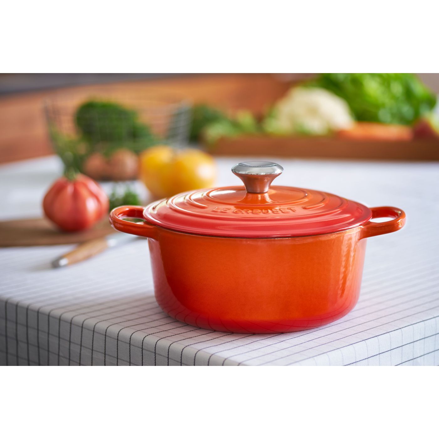Cocotte ronde 24 cm Volcanique Le Creuset® - Ambiance & Styles