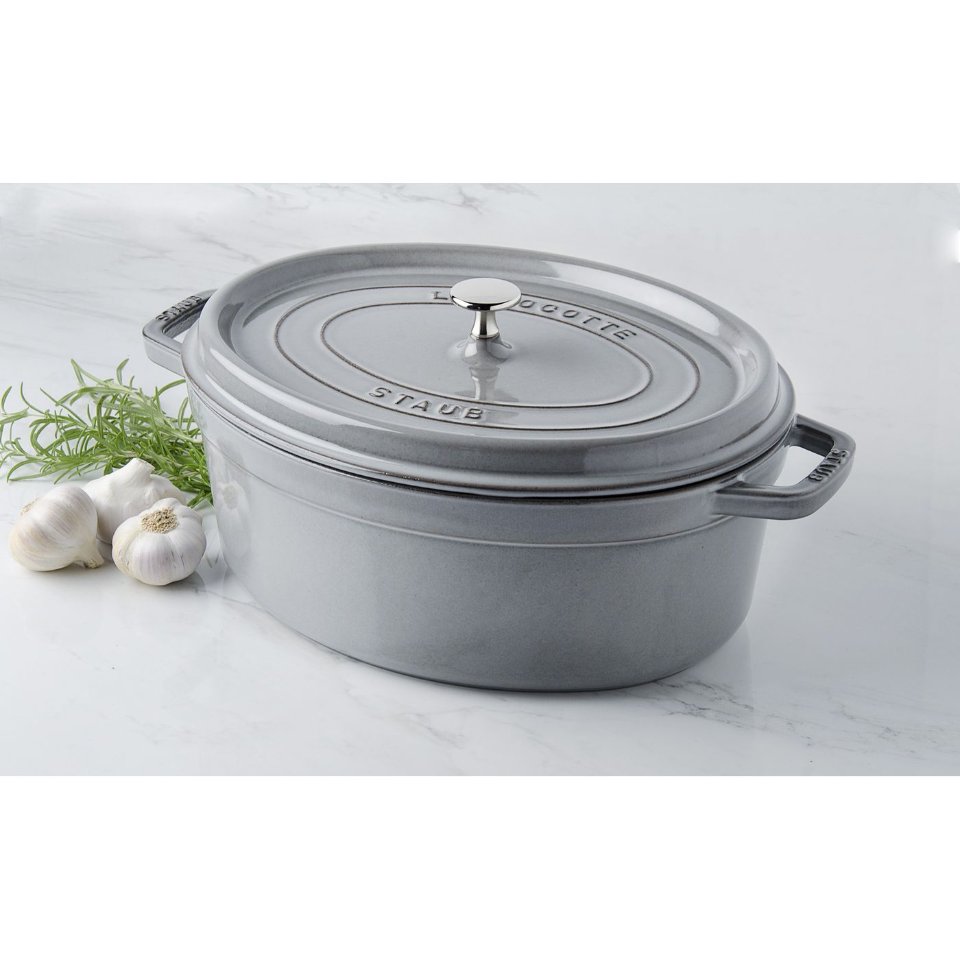 Cocotte en fonte ovale gris graphite 31cm Staub - Ambiance & Styles